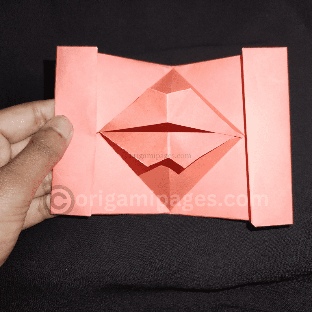 How to make an Origami kissing lips step by step.