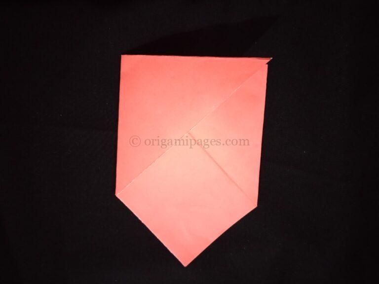 How to make an Origami kissing lips step by step.