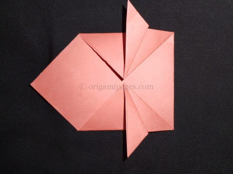 How to make an Origami kissing lips step by step.