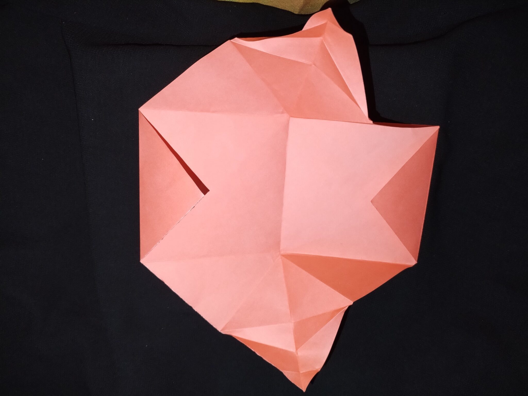 How to make an Origami kissing lips step by step.