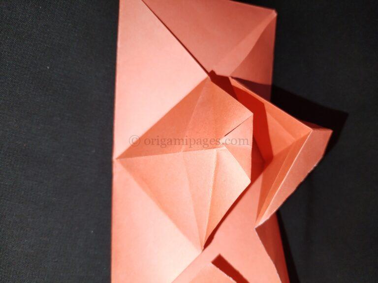How to make an Origami kissing lips step by step.