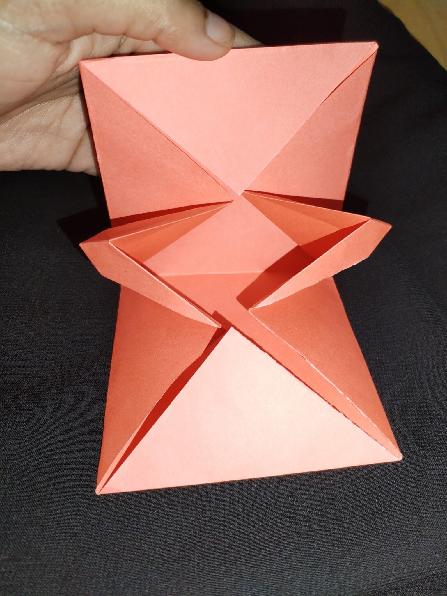 How to make an Origami kissing lips step by step.