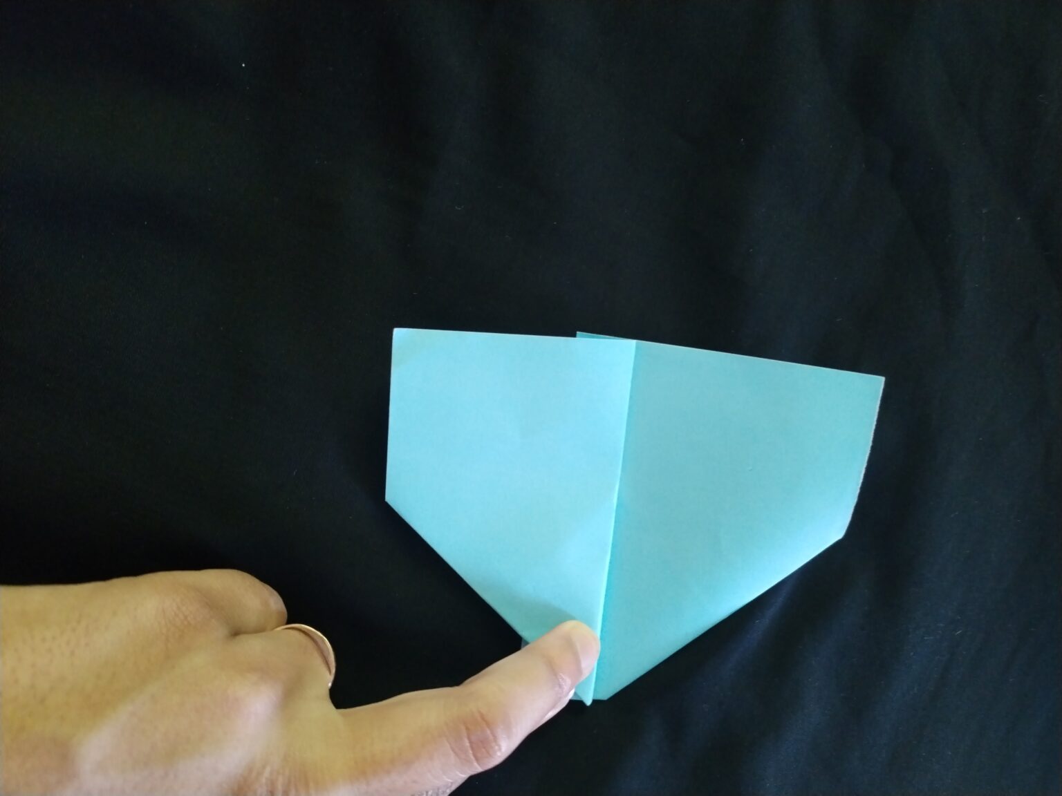 Professional Paper Airplane - Easy To Follow Guide